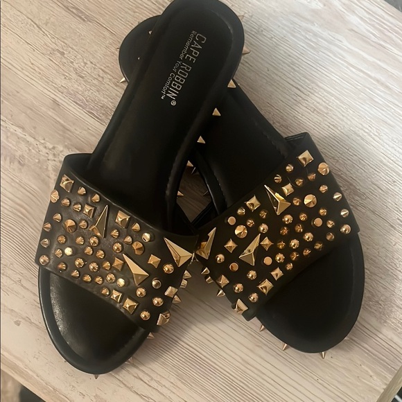 Cape Robbin | Shoes | Cape Robbin Black And Gold Studded Womens Slides ...
